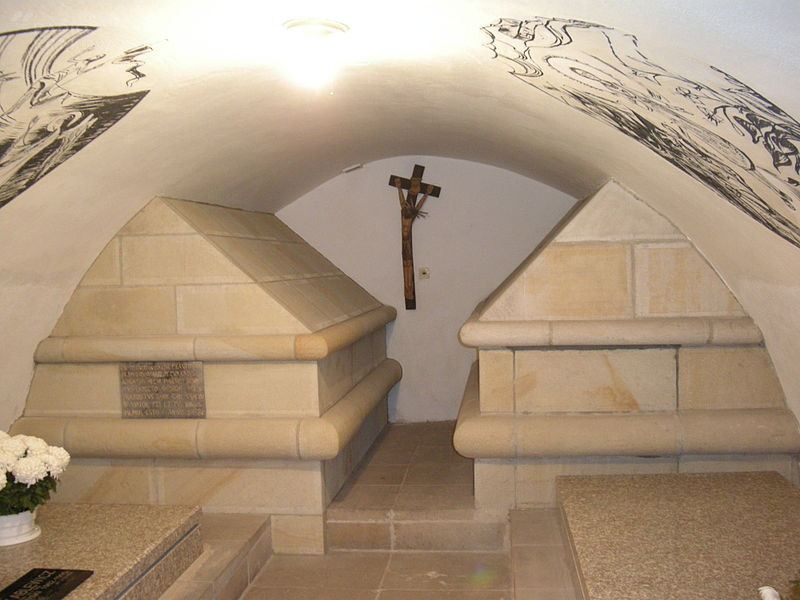 Krypta biskupów w Bazylice Katedralnej otwarta przez cały listopad