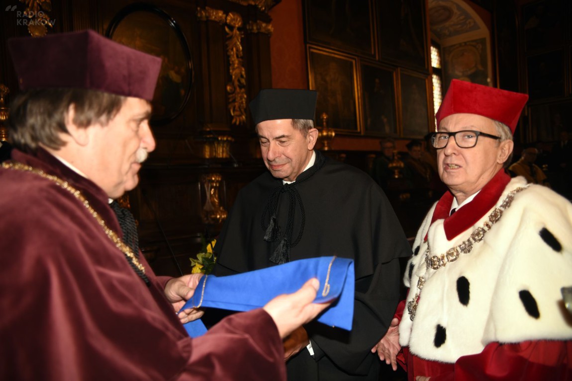 Profesor Andrzej Zoll profesorem honorowym UJ Profesor Andrzej Zoll profesorem honorowym UJ