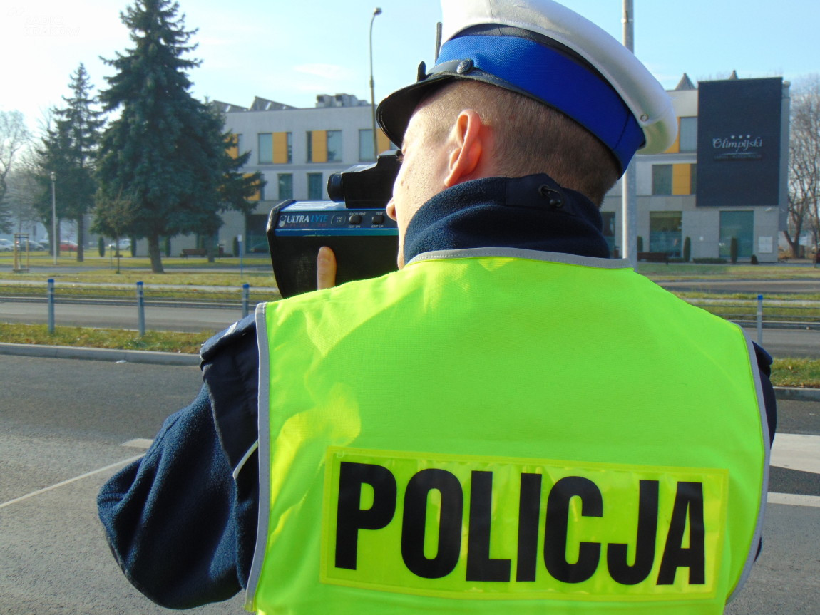 Trwa akcja "Znicz". Do 3 listopada pięć tysięcy policjantów pilnuje ...