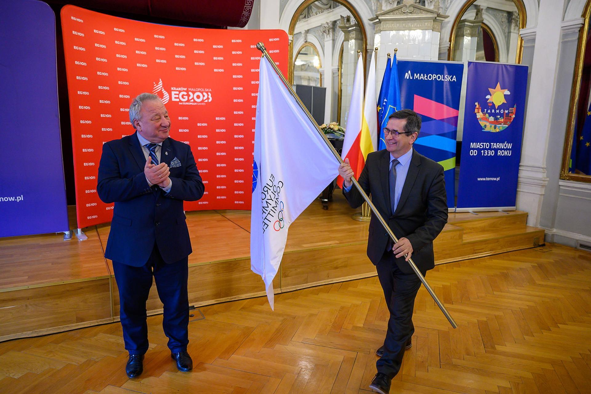 Flaga Igrzysk Europejskich została przekazana władzom Tarnowa