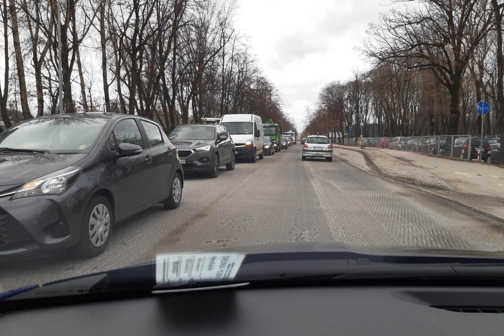 Budowa supermarketu przy ulicy Kwiatkowskiego w Tarnowie. Są utrudnienia