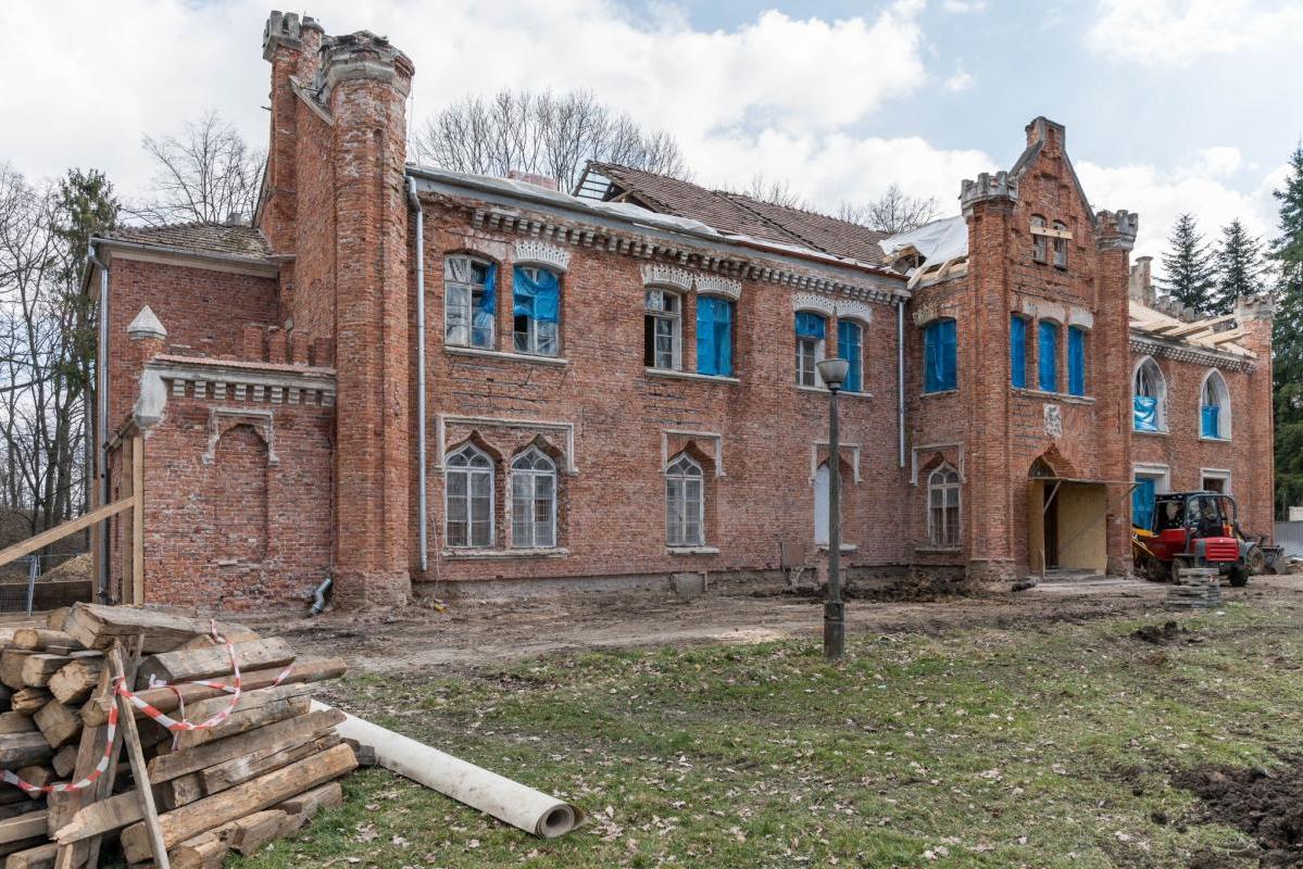 Wojnicz: Rewitalizacja Pałacu Dąmbskich wkracza w decydującą fazę