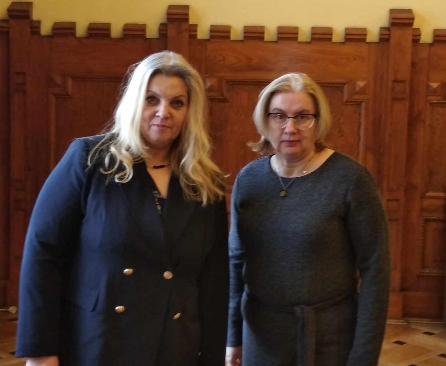 Z profesor Iwoną Kowalską-Bobko oraz dr Beatą Piórecką z UJ o żywieniu ...