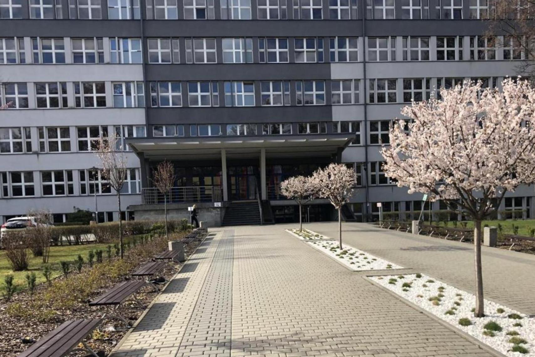 Kontrowersje Wokół Wyborów Na Rektora Uniwersytetu Komisji Edukacji Narodowej W Krakowie