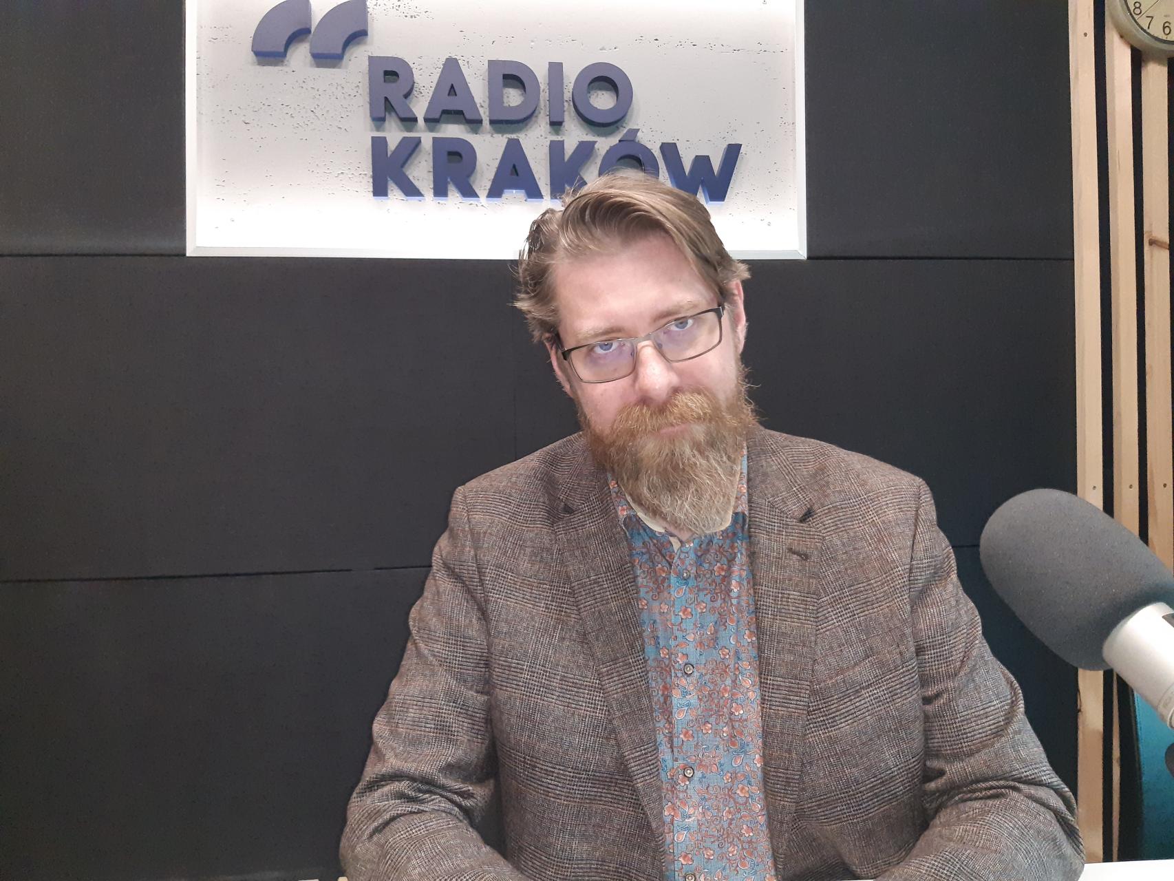 "Pan Tadeusz" jest o gadaniu i sporach, ale też śmieszy