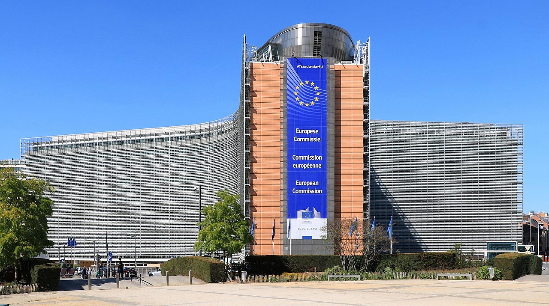 Czym zajmuje się Komisja Europejska, Rada Unii Europejskiej i Rada ...
