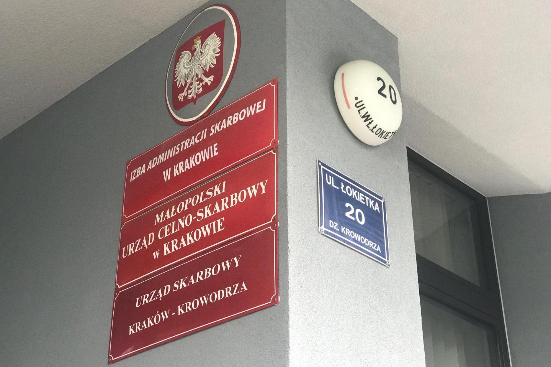 Czym różni się urząd skarbowy od izby skarbowej?