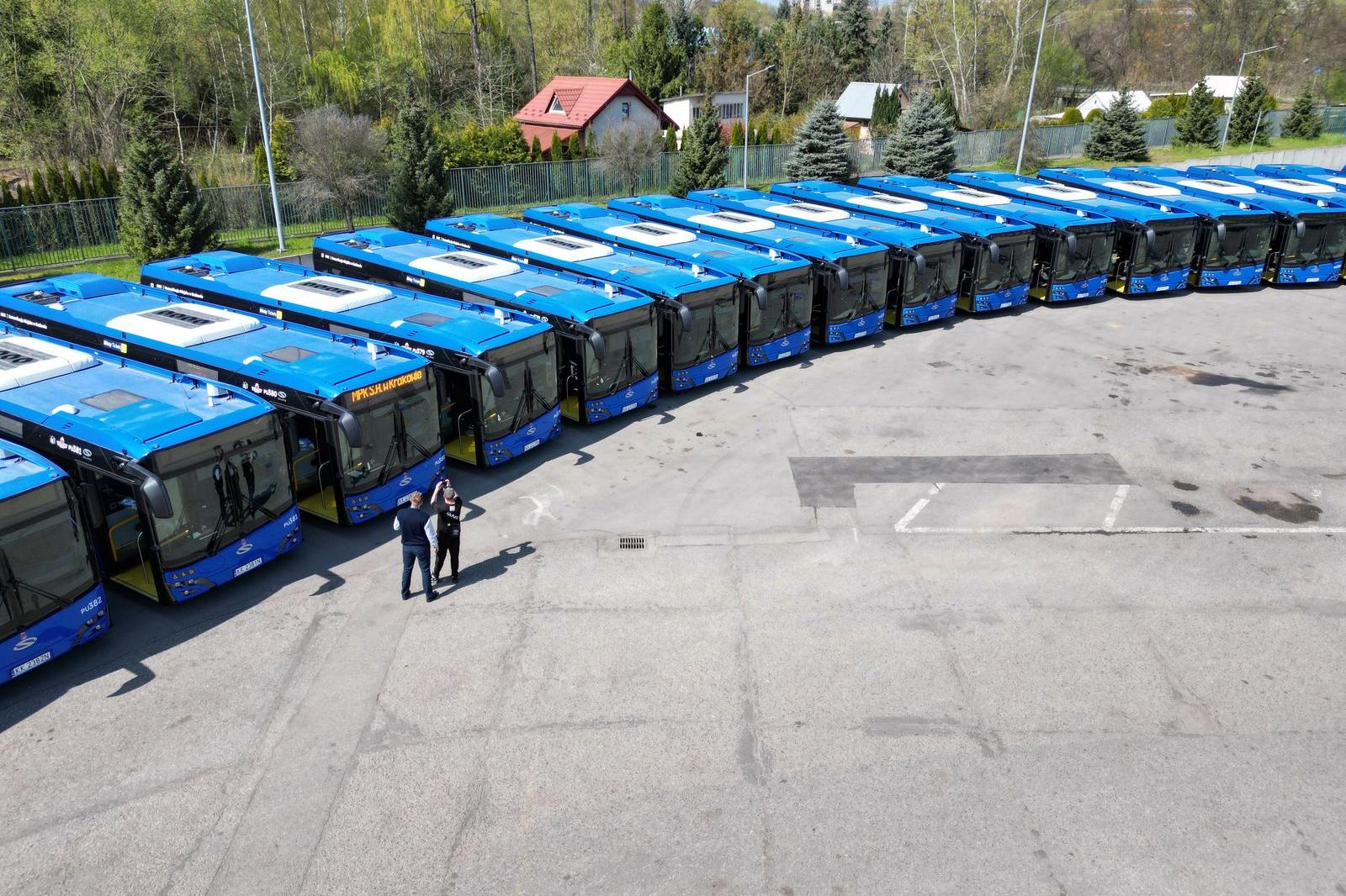 Nowe autobusy w Krakowie. MPK odebrało 37 niskoemisyjnych Solarisów