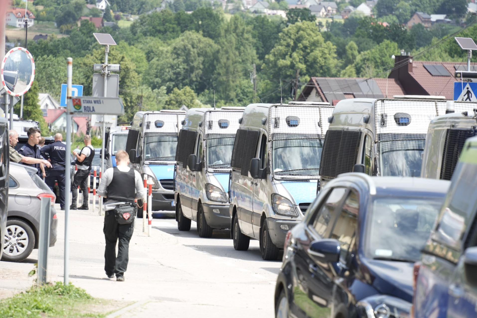Ekspert: sprawca strzelaniny w Starej Wsi może być bardzo zdeterminowany