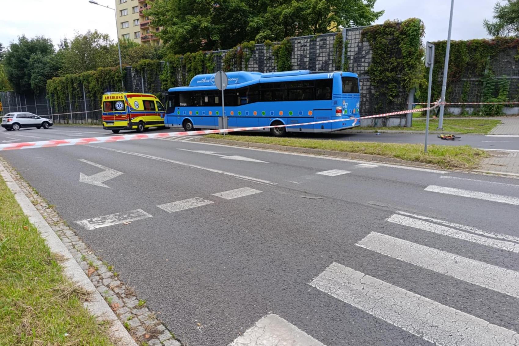 Śmiertelny wypadek w Chrzanowie. Prokuratura przesłuchała kierowcę autobusu