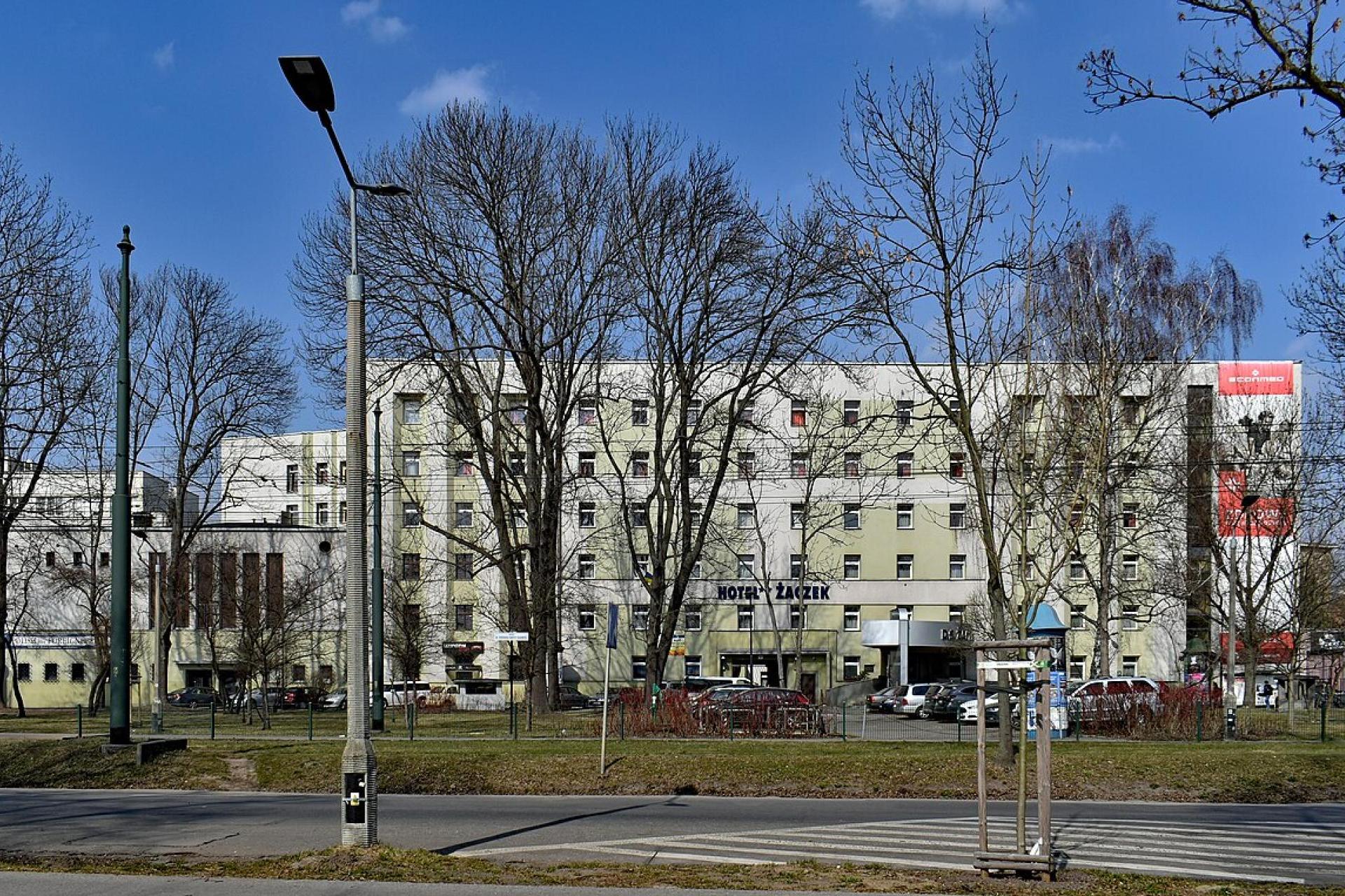 Piętrowe łóżka, dym z papierosów i walet w szafie. Żaczek – nasz dom