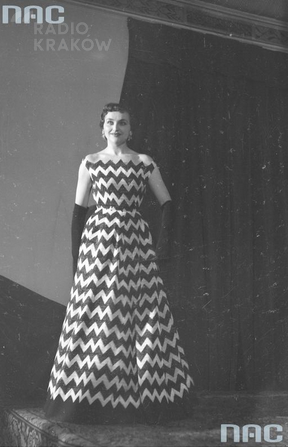 Moda w PRL-u. Fot. Narodowe Archiwum Cyfrowe