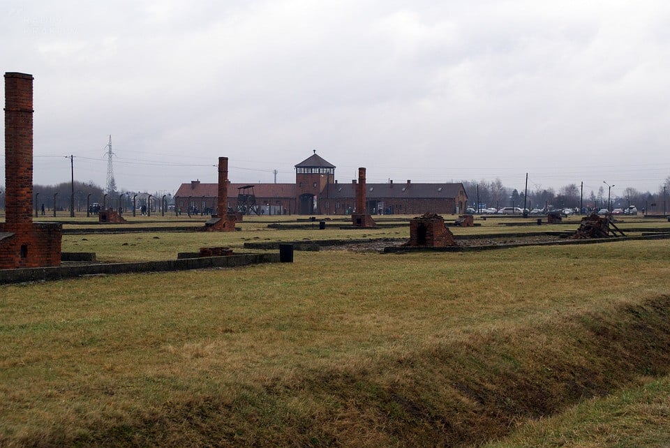 53 lata temu odsłonięto Pomnik Ofiar Obozu Auschwitz